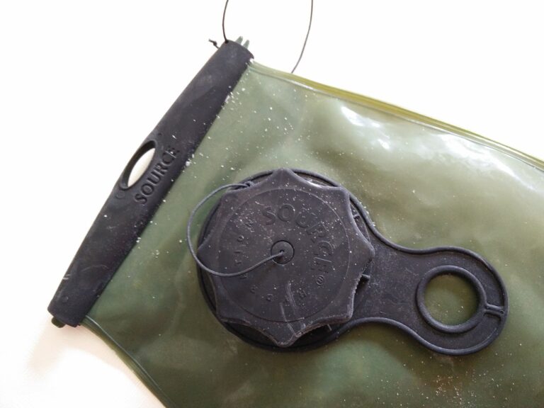 Hydration Bladders vs Water Bottles: Pros and Cons | Nail the Trail